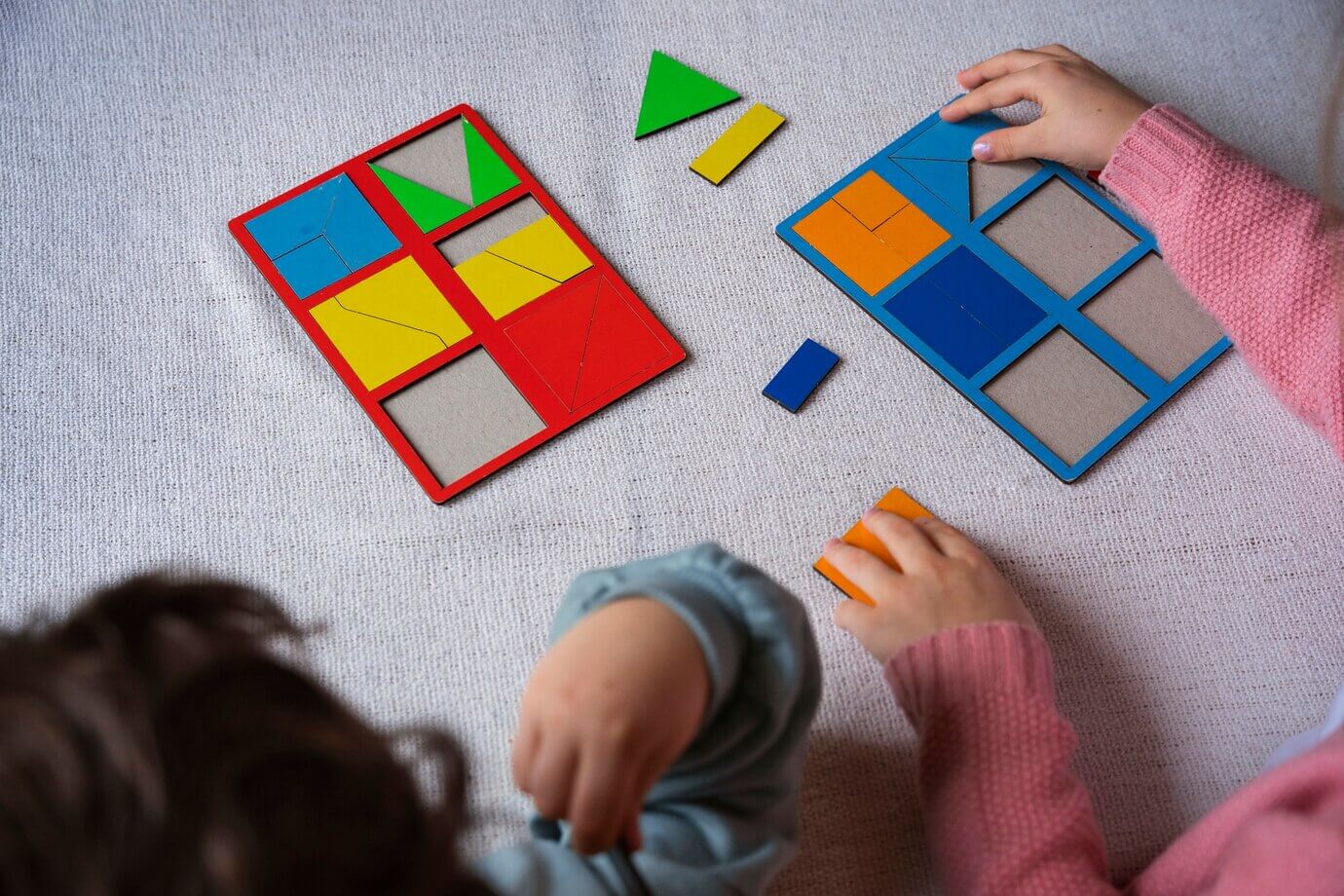 Basic Shapes to Kids: How to teach
