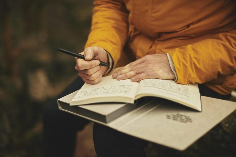 25 Fun Reading Activities to Try in 2025