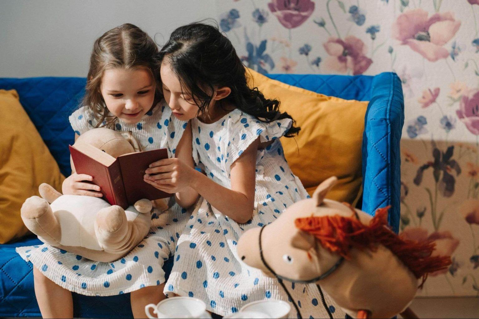 Benefits of Reading Aloud & How to Make It a Habit for Your Kid